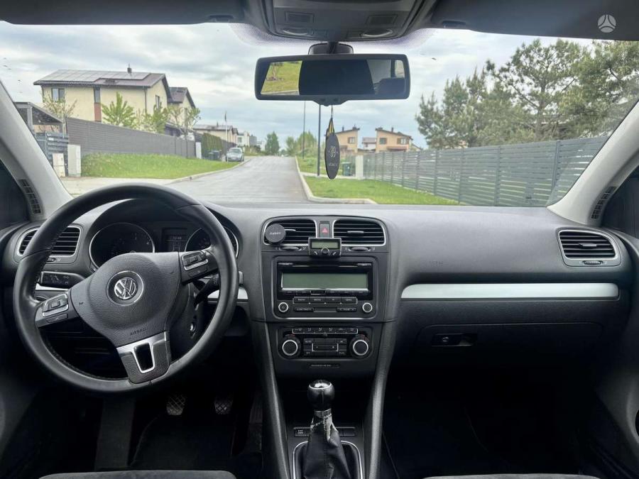 Blue Volkswagen Golf 2009 in Vilnius, with an engine capacity of 1.97 L and mileage of 370 thousand km for 2100 €, photo 8 on AUTOMOTO.COM.LV