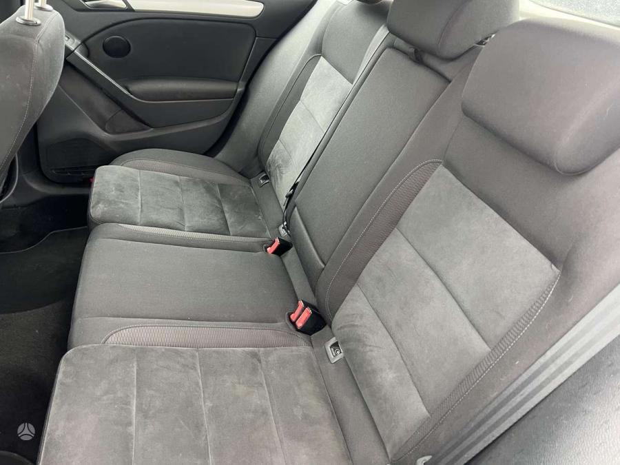 Blue Volkswagen Golf 2009 in Vilnius, with an engine capacity of 1.97 L and mileage of 370 thousand km for 2100 €, photo 10 on AUTOMOTO.COM.LV