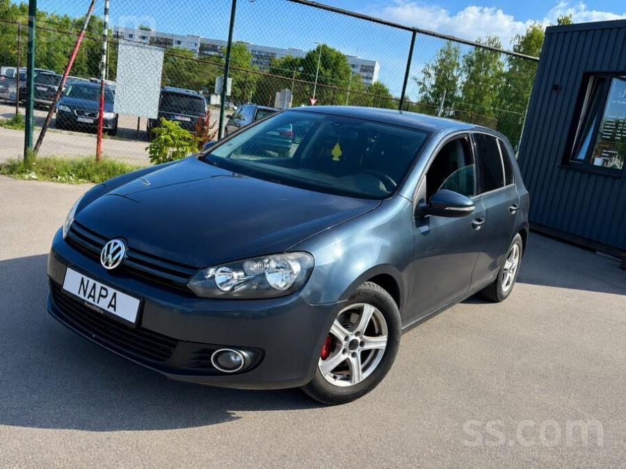 Zils Volkswagen Golf 2009 Rīga, ar dzinēja tilpumu 1.40 L un nobraukumu 300 tūkst. km par 990 €, foto 1 vietnē AUTOMOTO.COM.LV