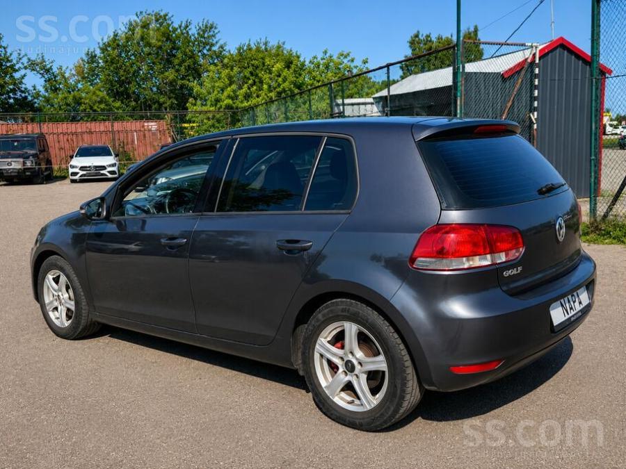 Zils Volkswagen Golf 2009 Rīga, ar dzinēja tilpumu 1.40 L un nobraukumu 300 tūkst. km par 990 €, foto 9 vietnē AUTOMOTO.COM.LV