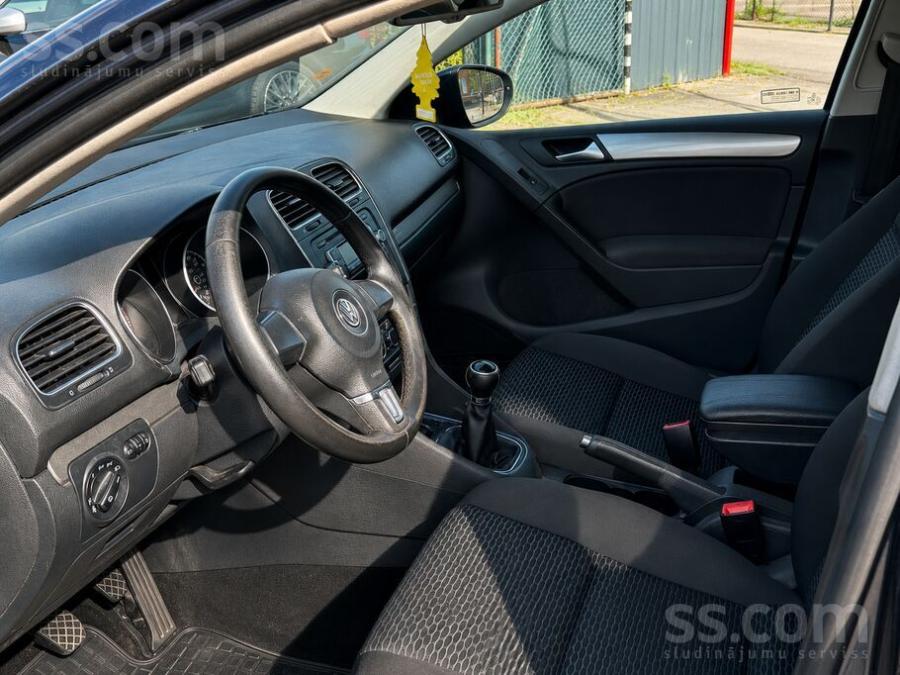 Zils Volkswagen Golf 2009 Rīga, ar dzinēja tilpumu 1.40 L un nobraukumu 300 tūkst. km par 990 €, foto 10 vietnē AUTOMOTO.COM.LV