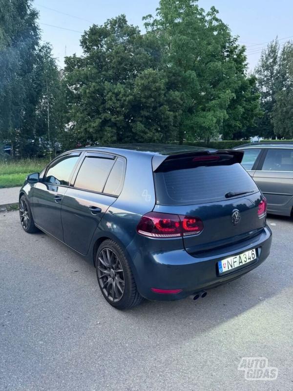 Zils Volkswagen Golf 2009 Kauņa, ar dzinēja tilpumu 2.00 L un nobraukumu 359 tūkst. km par 5000 €, foto 3 vietnē AUTOMOTO.COM.LV