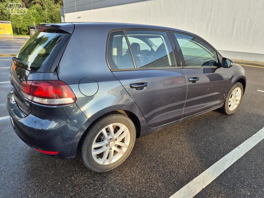 Zils Volkswagen Golf 2009 Viļņa, ar dzinēja tilpumu 2.00 L un nobraukumu 406 tūkst. km par 2800 €, foto 5 vietnē AUTOMOTO.COM.LV