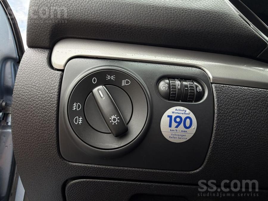 Zils Volkswagen Golf 2009 Rīga, ar dzinēja tilpumu 1.40 L un nobraukumu 159 tūkst. km par 5790 €, foto 15 vietnē AUTOMOTO.COM.LV