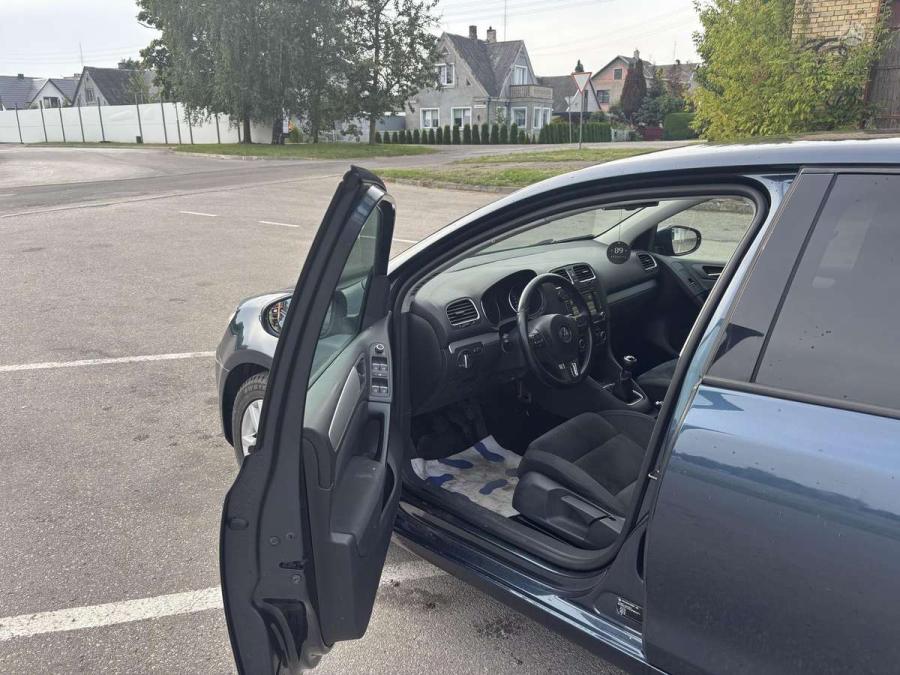 Blue Volkswagen Golf 2009 in Panevezys, with an engine capacity of 1.97 L and mileage of 234 thousand km for 4000 €, photo 7 on AUTOMOTO.COM.LV
