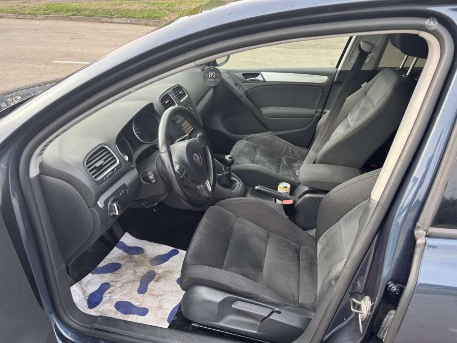Blue Volkswagen Golf 2009 in Panevezys, with an engine capacity of 1.97 L and mileage of 234 thousand km for 4000 €, photo 8 on AUTOMOTO.COM.LV