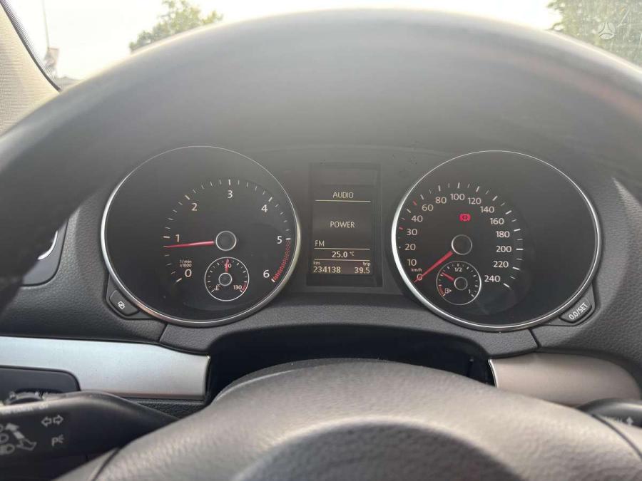 Blue Volkswagen Golf 2009 in Panevezys, with an engine capacity of 1.97 L and mileage of 234 thousand km for 4000 €, photo 11 on AUTOMOTO.COM.LV