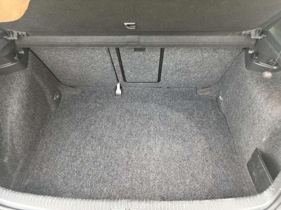 Blue Volkswagen Golf 2009 in Panevezys, with an engine capacity of 1.97 L and mileage of 234 thousand km for 4000 €, photo 12 on AUTOMOTO.COM.LV