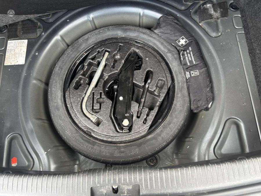 Blue Volkswagen Golf 2009 in Panevezys, with an engine capacity of 1.97 L and mileage of 234 thousand km for 4000 €, photo 13 on AUTOMOTO.COM.LV