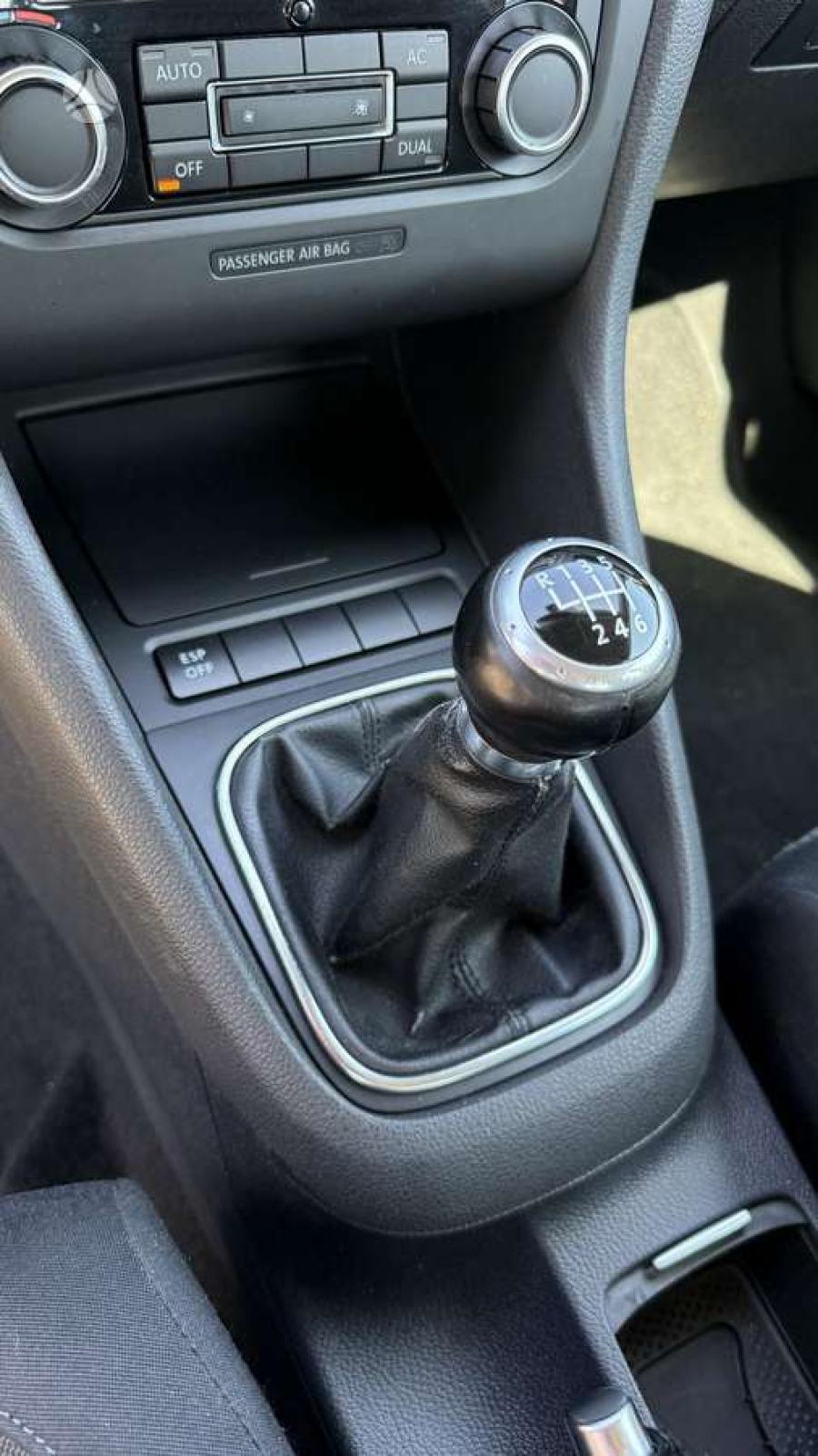 Blue Volkswagen Golf 2009 in Klaipeda, with an engine capacity of 1.97 L and mileage of 303 thousand km for 4100 €, photo 8 on AUTOMOTO.COM.LV