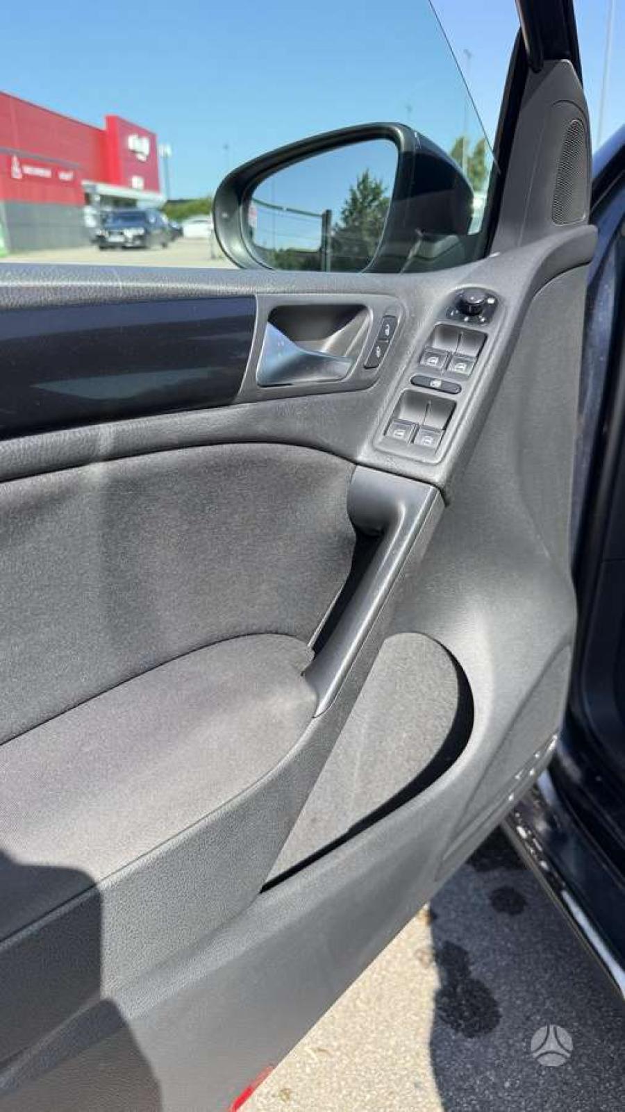 Blue Volkswagen Golf 2009 in Klaipeda, with an engine capacity of 1.97 L and mileage of 303 thousand km for 4100 €, photo 17 on AUTOMOTO.COM.LV