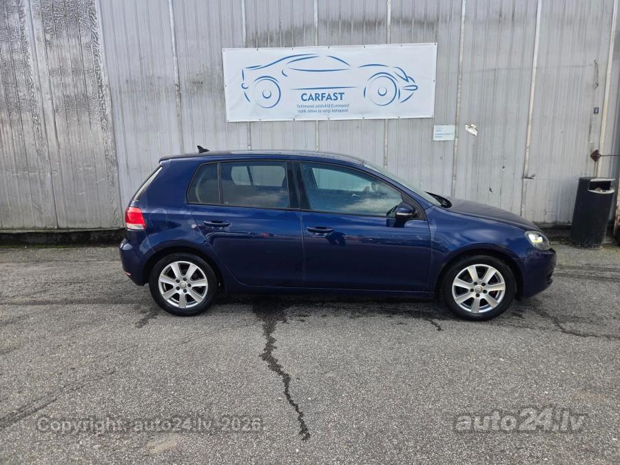 Zils Volkswagen Golf 2009 Tallina, ar dzinēja tilpumu 2.00 L un nobraukumu 278 tūkst. km par 2200 €, foto 3 vietnē AUTOMOTO.COM.LV