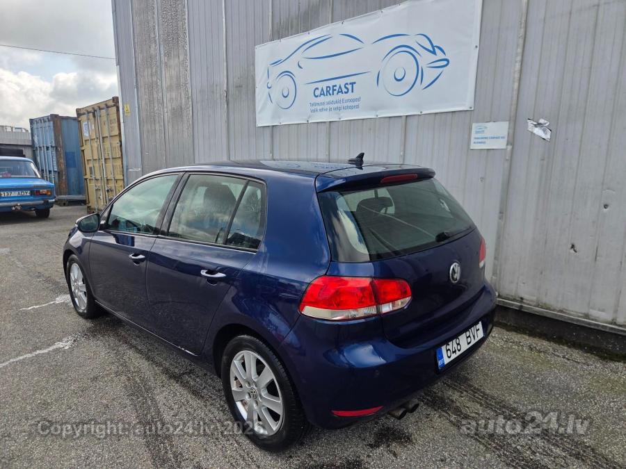 Zils Volkswagen Golf 2009 Tallina, ar dzinēja tilpumu 2.00 L un nobraukumu 278 tūkst. km par 2200 €, foto 8 vietnē AUTOMOTO.COM.LV