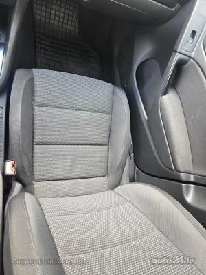 Zils Volkswagen Golf 2009 Tallina, ar dzinēja tilpumu 2.00 L un nobraukumu 278 tūkst. km par 2200 €, foto 13 vietnē AUTOMOTO.COM.LV