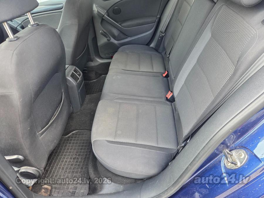Zils Volkswagen Golf 2009 Tallina, ar dzinēja tilpumu 2.00 L un nobraukumu 278 tūkst. km par 2200 €, foto 17 vietnē AUTOMOTO.COM.LV