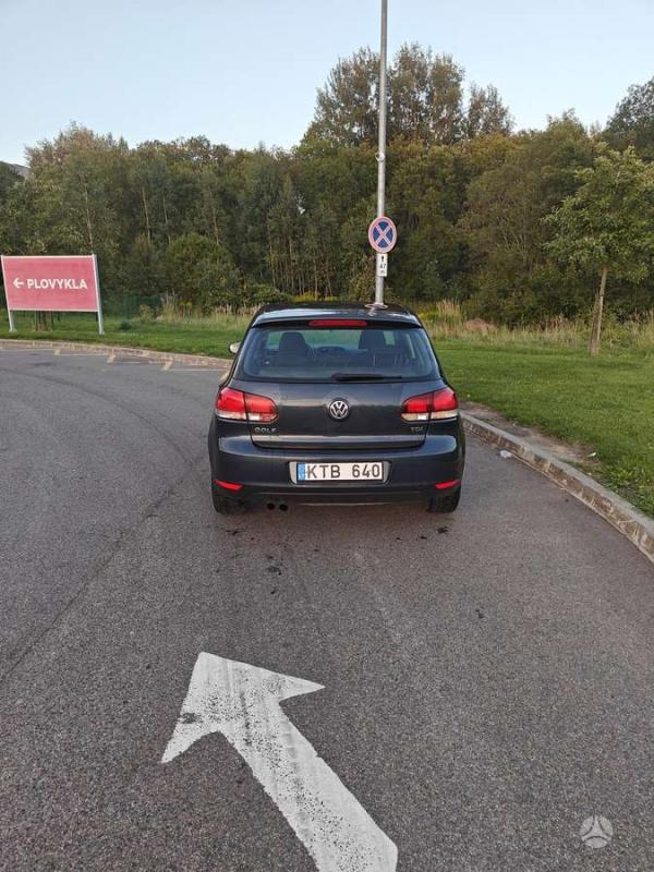 Zils Volkswagen Golf 2009 Viļņa, ar dzinēja tilpumu 1.97 L un nobraukumu 406 tūkst. km par 3000 €, foto 6 vietnē AUTOMOTO.COM.LV
