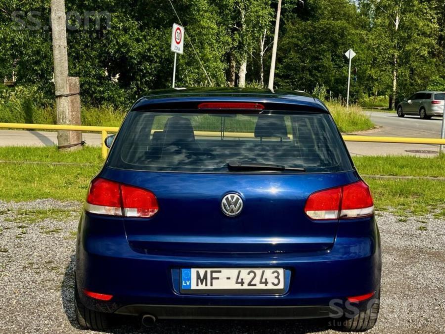 Blue Volkswagen Golf 2010 in Riga, with an engine capacity of 1.60 L and mileage of 296 thousand km for 3800 €, photo 2 on AUTOMOTO.COM.LV