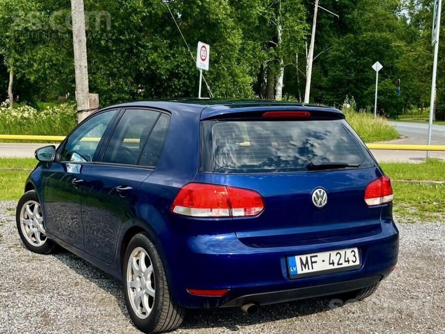 Blue Volkswagen Golf 2010 in Riga, with an engine capacity of 1.60 L and mileage of 296 thousand km for 3800 €, photo 5 on AUTOMOTO.COM.LV