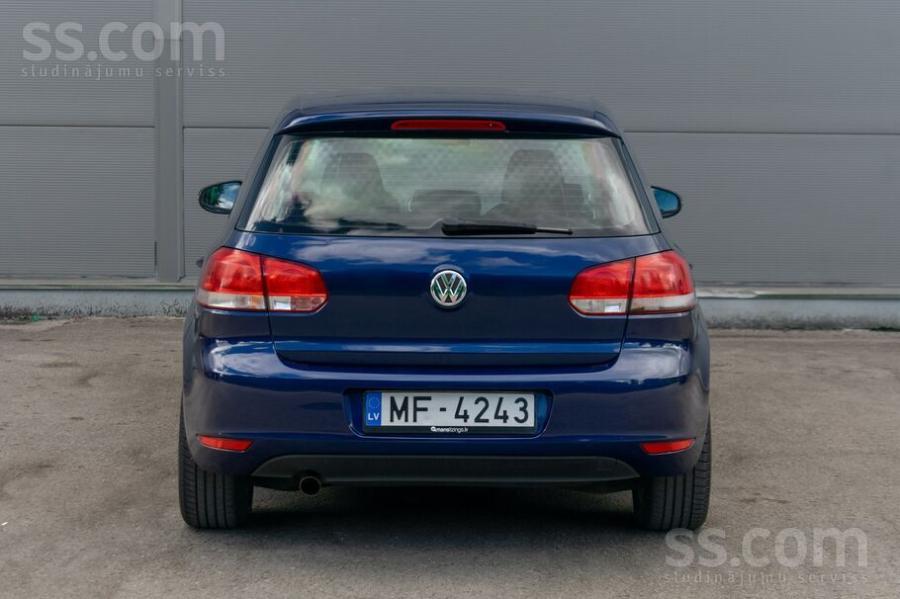 Blue Volkswagen Golf 2010 in Riga, with an engine capacity of 1.60 L and mileage of 0 thousand km for 4252 €, photo 5 on AUTOMOTO.COM.LV