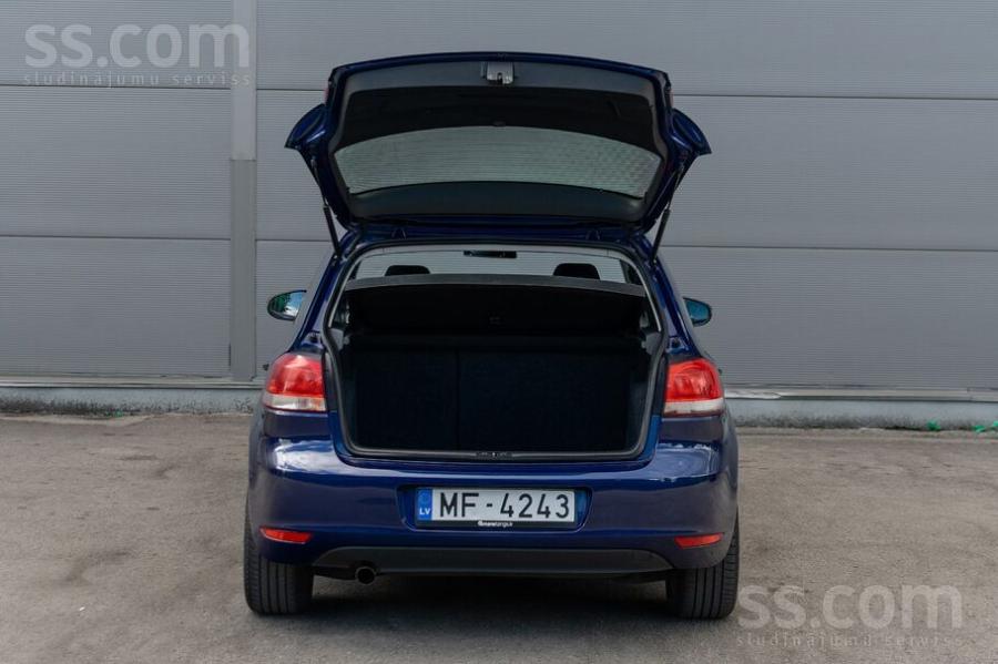 Blue Volkswagen Golf 2010 in Riga, with an engine capacity of 1.60 L and mileage of 0 thousand km for 4252 €, photo 6 on AUTOMOTO.COM.LV