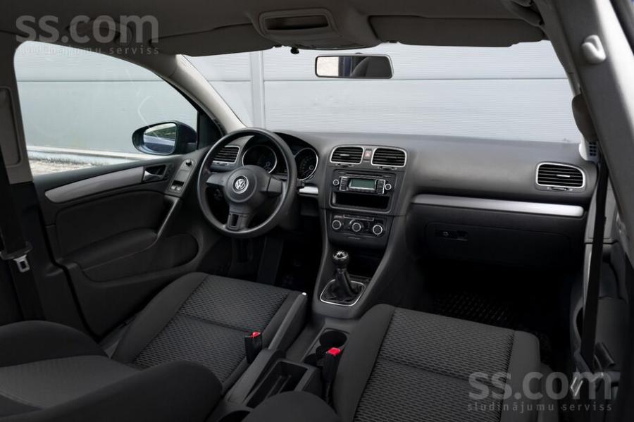 Blue Volkswagen Golf 2010 in Riga, with an engine capacity of 1.60 L and mileage of 0 thousand km for 4252 €, photo 12 on AUTOMOTO.COM.LV