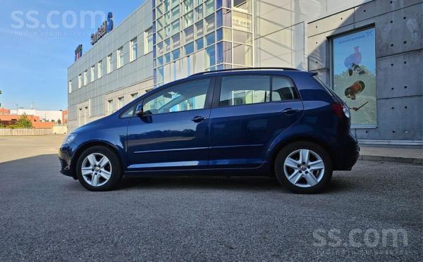 Blue Volkswagen Golf 2010 in Riga, with an engine capacity of 2.00 L and mileage of 185 thousand km for 5900 €, photo 4 on AUTOMOTO.COM.LV