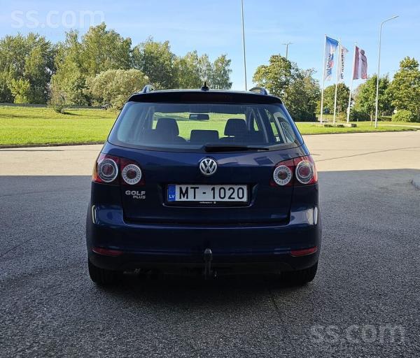 Blue Volkswagen Golf 2010 in Riga, with an engine capacity of 2.00 L and mileage of 185 thousand km for 5900 €, photo 6 on AUTOMOTO.COM.LV