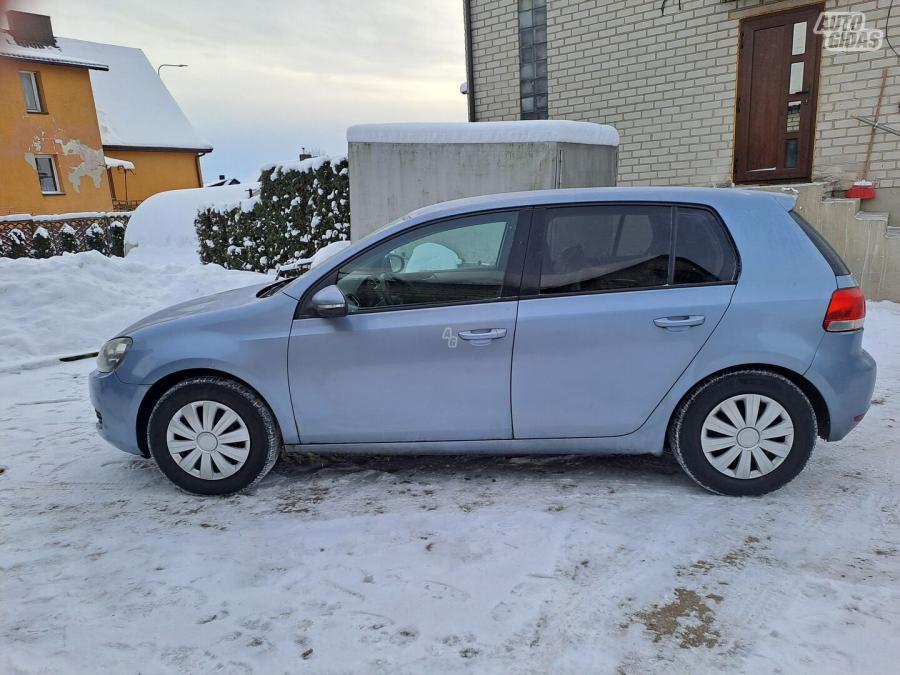 Blue Volkswagen Golf 2010 in Telschi, with an engine capacity of 1.40 L and mileage of 290 thousand km for 1900 €, photo 5 on AUTOMOTO.COM.LV
