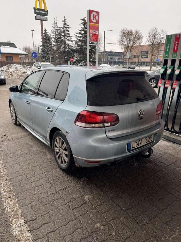Zils Volkswagen Golf 2010 Kauņa, ar dzinēja tilpumu 1.60 L un nobraukumu 337 tūkst. km par 2700 €, foto 3 vietnē AUTOMOTO.COM.LV