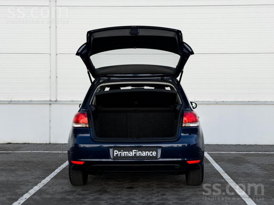 Blue Volkswagen Golf 2010 in Riga, with an engine capacity of 1.60 L and mileage of 0 thousand km for 5490 €, photo 8 on AUTOMOTO.COM.LV
