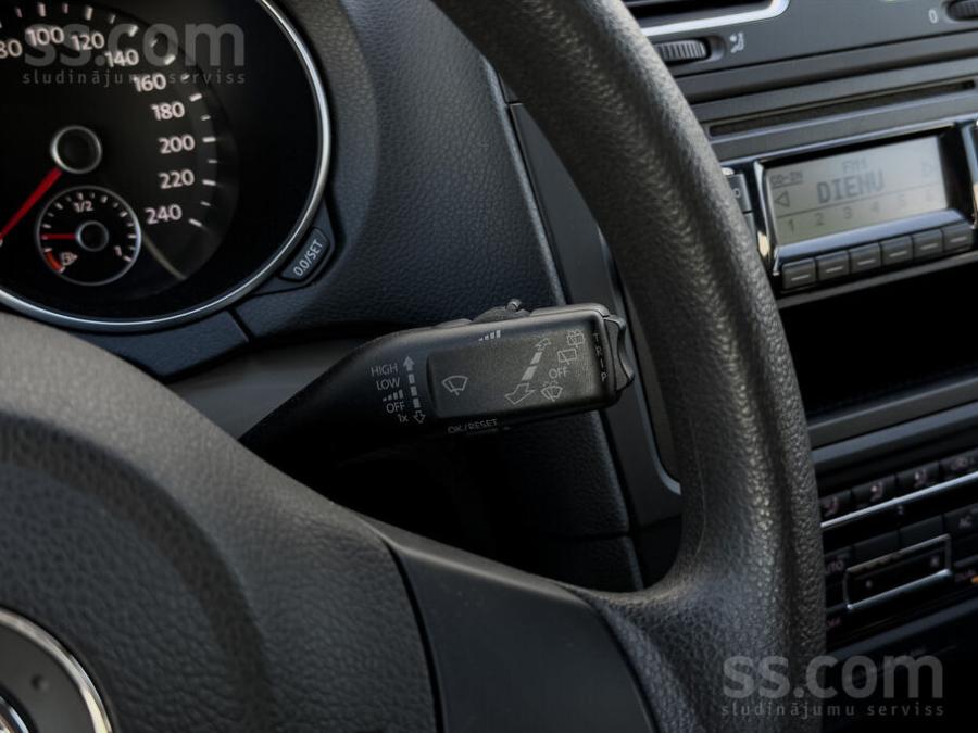 Blue Volkswagen Golf 2010 in Riga, with an engine capacity of 1.60 L and mileage of 0 thousand km for 5490 €, photo 26 on AUTOMOTO.COM.LV