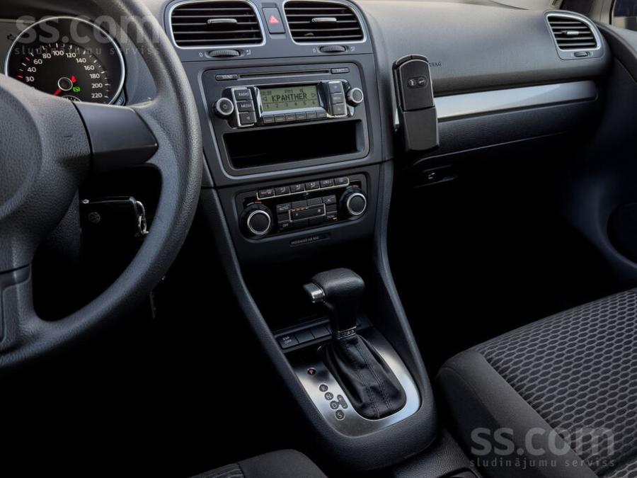 Blue Volkswagen Golf 2010 in Riga, with an engine capacity of 1.60 L and mileage of 0 thousand km for 5490 €, photo 31 on AUTOMOTO.COM.LV