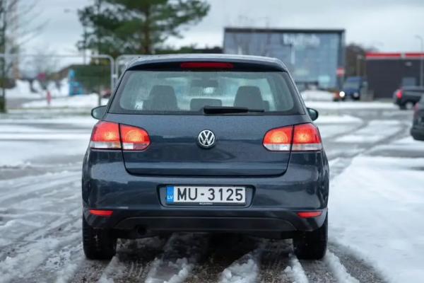 Zils Volkswagen Golf 2010 Liepāja, ar dzinēja tilpumu 1.60 L un nobraukumu 172 tūkst. km par 5950 €, foto 3 vietnē AUTOMOTO.COM.LV