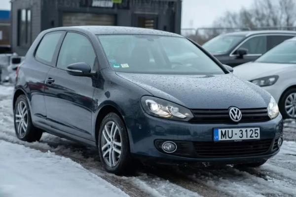 Zils Volkswagen Golf 2010 Liepāja, ar dzinēja tilpumu 1.60 L un nobraukumu 172 tūkst. km par 5950 €, foto 5 vietnē AUTOMOTO.COM.LV