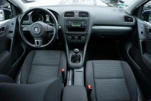 Blue Volkswagen Golf 2010 in Liepaja, with an engine capacity of 1.60 L and mileage of 172 thousand km for 5950 €, photo 8 on AUTOMOTO.COM.LV