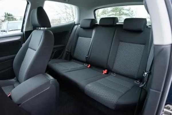 Zils Volkswagen Golf 2010 Liepāja, ar dzinēja tilpumu 1.60 L un nobraukumu 172 tūkst. km par 5950 €, foto 9 vietnē AUTOMOTO.COM.LV