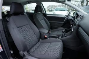 Blue Volkswagen Golf 2010 in Liepaja, with an engine capacity of 1.60 L and mileage of 172 thousand km for 5950 €, photo 13 on AUTOMOTO.COM.LV