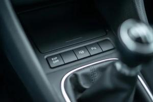 Blue Volkswagen Golf 2010 in Liepaja, with an engine capacity of 1.60 L and mileage of 172 thousand km for 5950 €, photo 17 on AUTOMOTO.COM.LV