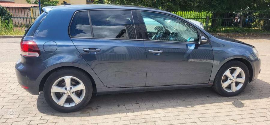 Zils Volkswagen Golf 2010 Panevēža, ar dzinēja tilpumu 1.80 L un nobraukumu 158 tūkst. km par 2100 €, foto 4 vietnē AUTOMOTO.COM.LV