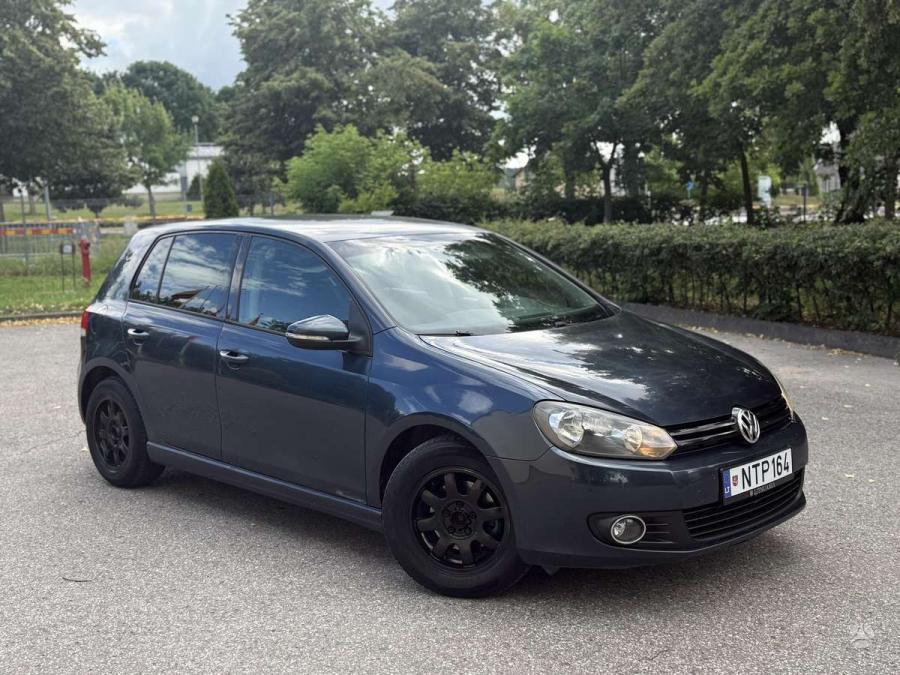 Blue Volkswagen Golf 2010 in Alytus, with an engine capacity of 1.60 L and mileage of 340 thousand km for 2699 €, photo 3 on AUTOMOTO.COM.LV