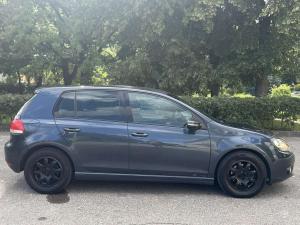Blue Volkswagen Golf 2010 in Alytus, with an engine capacity of 1.60 L and mileage of 340 thousand km for 2699 €, photo 9 on AUTOMOTO.COM.LV