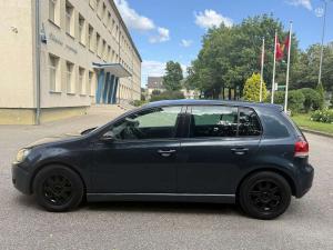 Blue Volkswagen Golf 2010 in Alytus, with an engine capacity of 1.60 L and mileage of 340 thousand km for 2699 €, photo 13 on AUTOMOTO.COM.LV