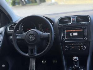 Blue Volkswagen Golf 2010 in Alytus, with an engine capacity of 1.60 L and mileage of 340 thousand km for 2699 €, photo 19 on AUTOMOTO.COM.LV