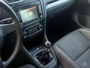 Blue Volkswagen Golf 2010 in Alytus, with an engine capacity of 1.60 L and mileage of 340 thousand km for 2699 €, photo 23 on AUTOMOTO.COM.LV