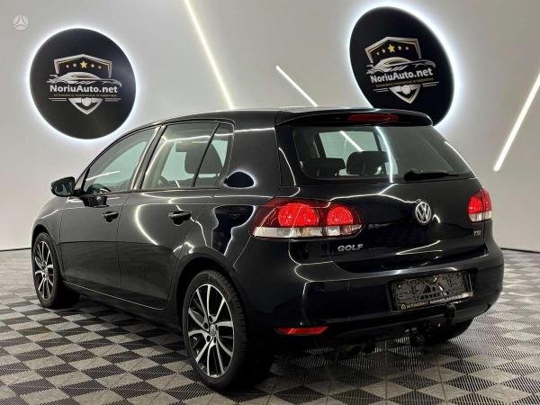 Blue Volkswagen Golf 2010 in Marijampole, with an engine capacity of 1.39 L and mileage of 250 thousand km for 5650 €, photo 3 on AUTOMOTO.COM.LV