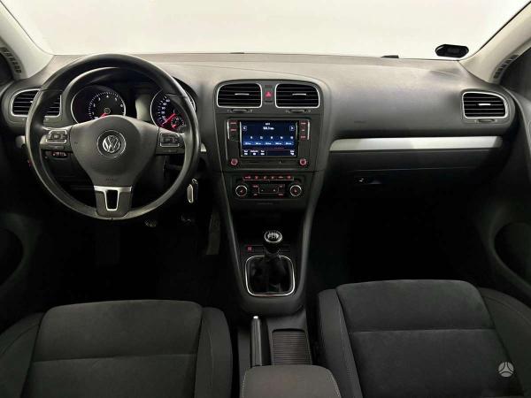 Blue Volkswagen Golf 2010 in Marijampole, with an engine capacity of 1.39 L and mileage of 250 thousand km for 5650 €, photo 8 on AUTOMOTO.COM.LV
