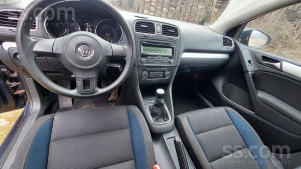 Blue Volkswagen Golf 2010 in Tukums, with an engine capacity of 1.20 L and mileage of 153 thousand km for 2800 €, photo 7 on AUTOMOTO.COM.LV