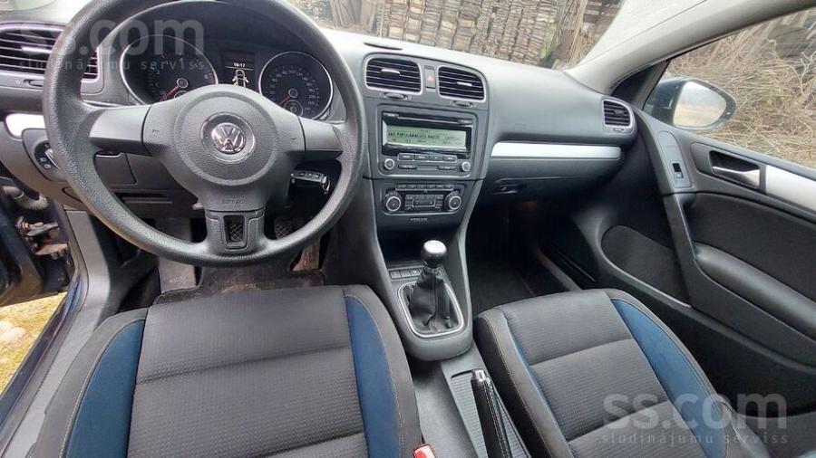 Zils Volkswagen Golf 2010 Tukums, ar dzinēja tilpumu 1.20 L un nobraukumu 153 tūkst. km par 2800 €, foto 8 vietnē AUTOMOTO.COM.LV