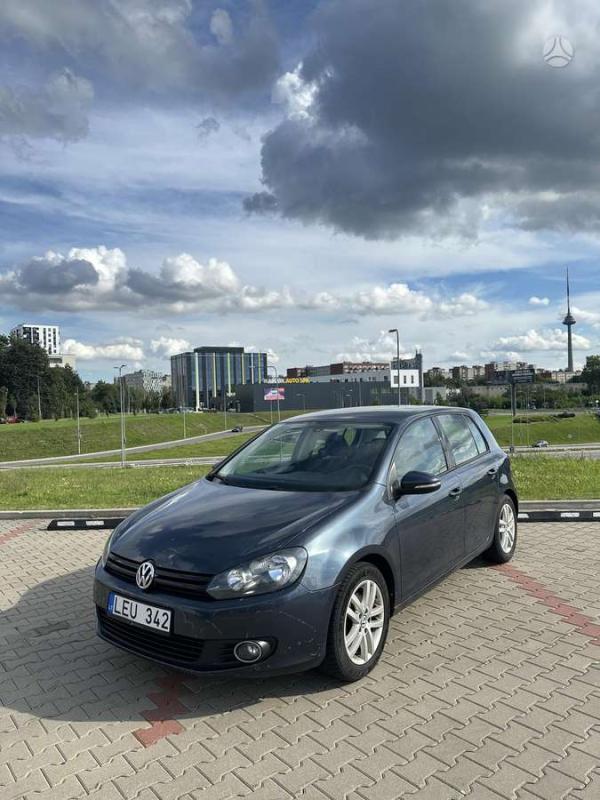 Blue Volkswagen Golf 2010 in Vilnius, with an engine capacity of 1.39 L and mileage of 295 thousand km for 4000 €, photo 8 on AUTOMOTO.COM.LV