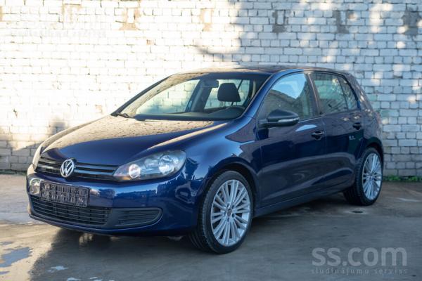 Фольксваген Гольф 2010 в Лиепая на AUTOMOTO.COM.LV Синий Фольксваген Гольф 2010 в Лиепая, объемом двигателя 1.40 л и пробегом 279 тыс. км за 4950 €, фото 1 на AUTOMOTO.COM.LV